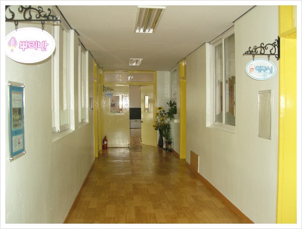 보은삼산초병설유치원 도서관환경구성유치원 어린이집도서관인테리어유아가구유치원 어린이집책장책꽂이벤치도서영역인테리어