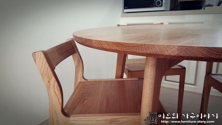 화이트오크 원목으로 제작된 4인 원형 테이블과 의자세트 네이버 블로그